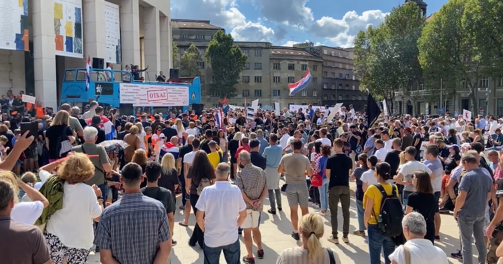 Prosvjed u Zagrebu: Pred središnjicom HDZ-a traže ostavku Vlade i prijevremene izbore - Hrvatska ...